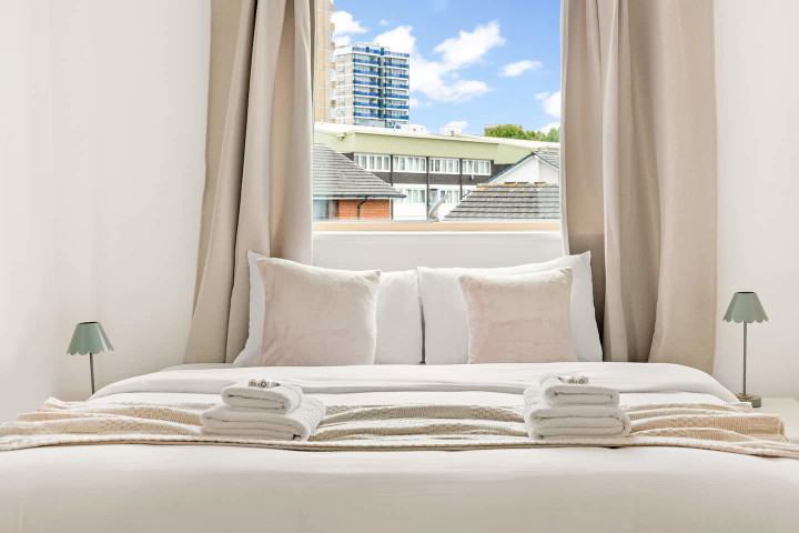 Waterside 2br Escape In Canada Water W/ Balcony - Londres