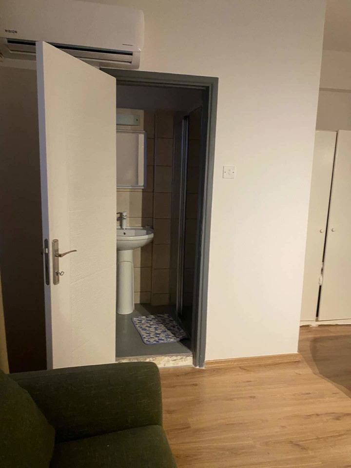 Girne Merkezde şıK Rahat Güvenli Otel -