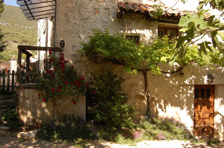 Gite De Charme Au Cœur Du Luberon - Rustrel