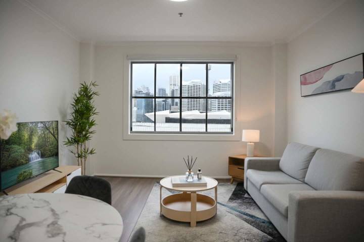 Urban Panorama W/ Parking, Pool & Sauna - 