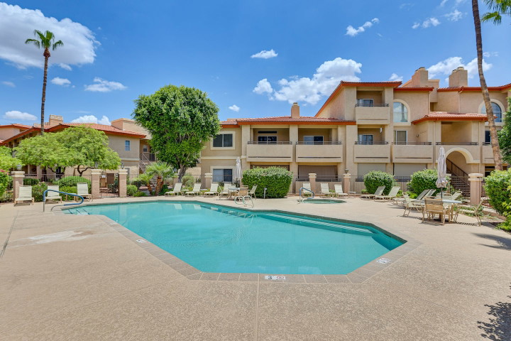 Deck & Resort Amenities: Phoenix Escape By Hiking - Arizona
