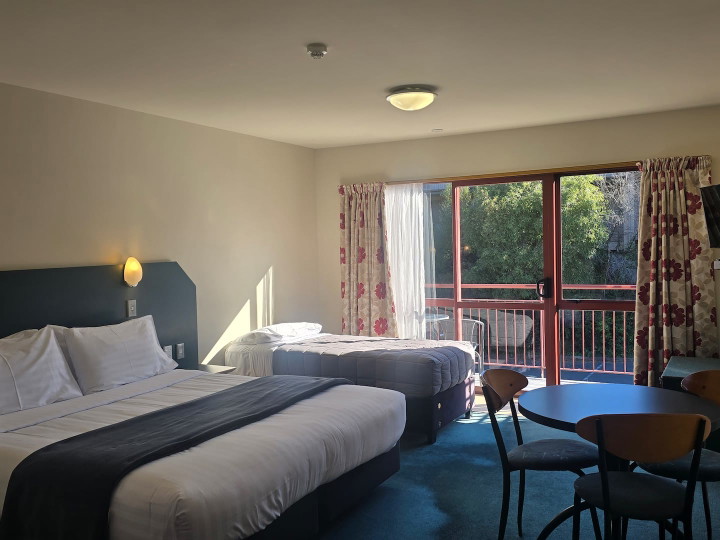 Twin Studio With Balcony At Aspen Lodge Motel - Hanmer Springs