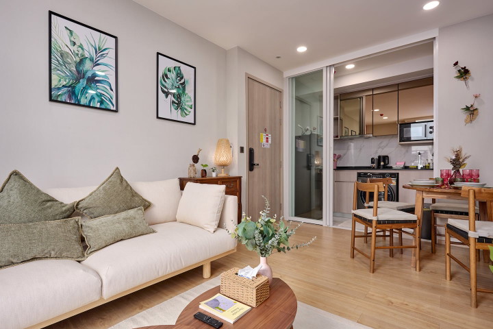 Stylish 2br In Trendy Thonglor | Pool, Gym & Sauna - Bangkok