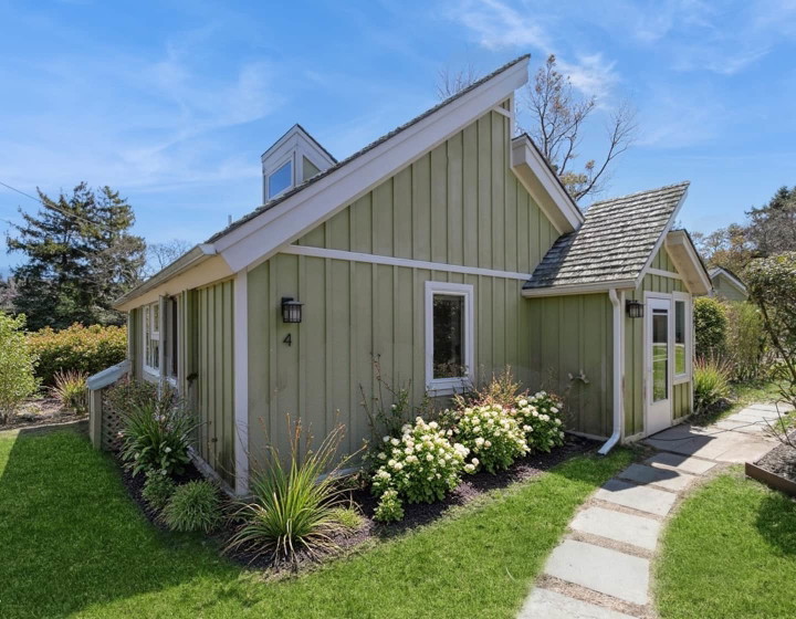 Walk To Beach | Seabreeze Cottage #4 - The Hamptons, NY