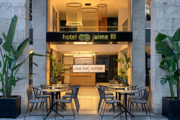 Hm Jaime Iii. Free Breakfast Included - Palma