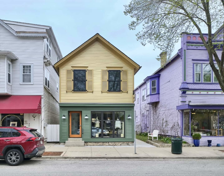 Creekside Apartment - Cedarburg, WI