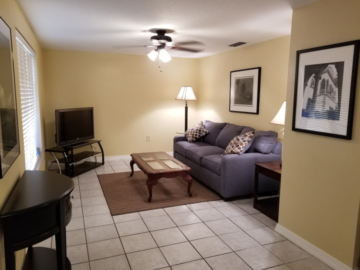 Central Location In Sarasota With Bonus Amenities - Sarasota, FL