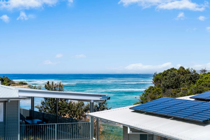 Stunning Ocean-view Home, Walk To Village & Beach - Coffs Harbour
