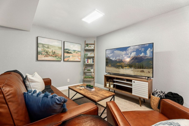 Beautiful Old Town Apartment With Hot Tub & Bikes - Fort Collins, CO