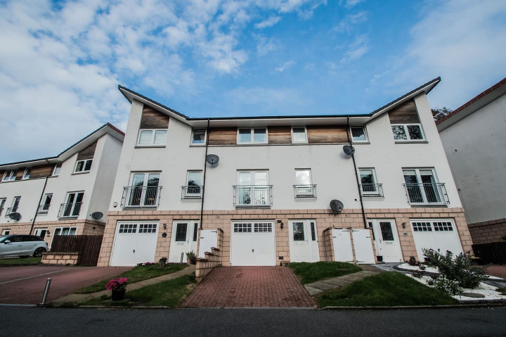 Stunning 4 Bedroom Townhouse  Orange Apartments - Aberdeen
