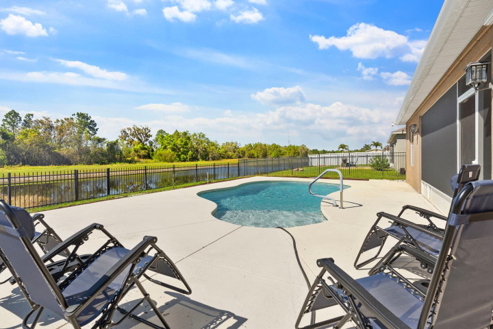 Waterfront Pool Home With Gameroom (12 Guests) - Winter Haven