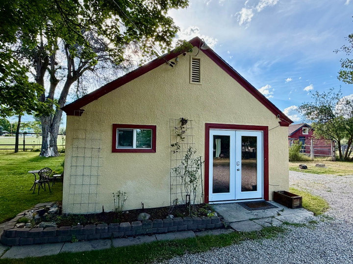 The Garden Cottage- 1 Br 1 Bath Seconds From Town! - Hamilton, MT