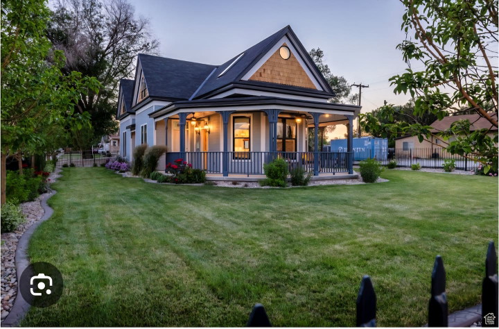 Romantic Victorian Retreat Walkable, Luxe Stay - Vernal, UT