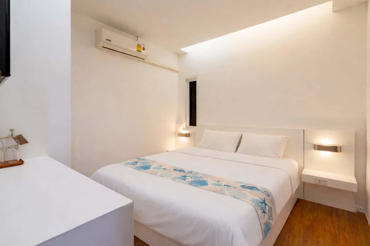 Good Breeze Hostel - Phuket