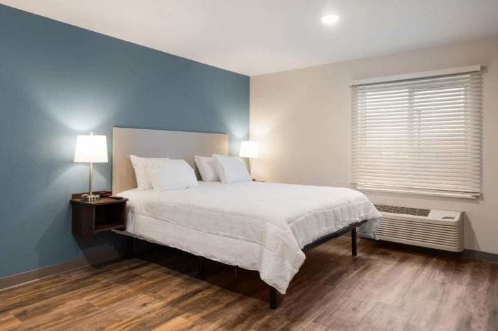 Pet-friendly Room Nearby Restaurants + Kitchen - Newnan, GA