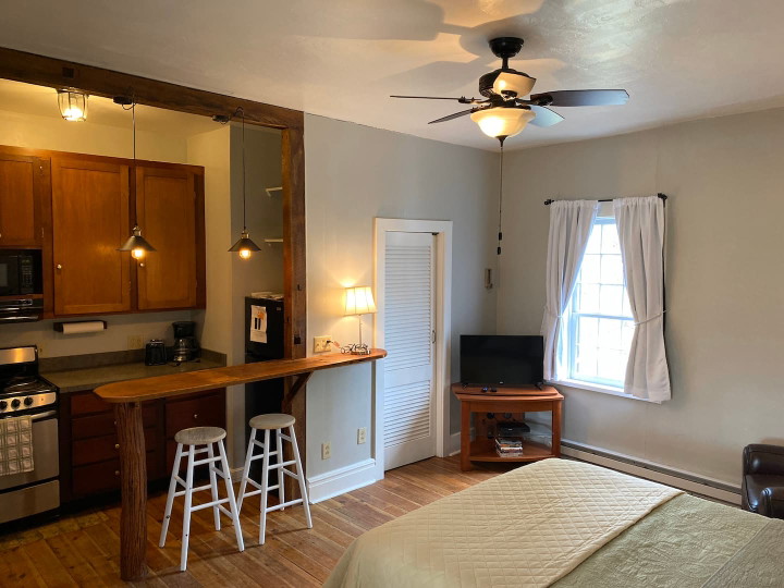 Historic Rockdale Private Studio - Shepherdstown, WV