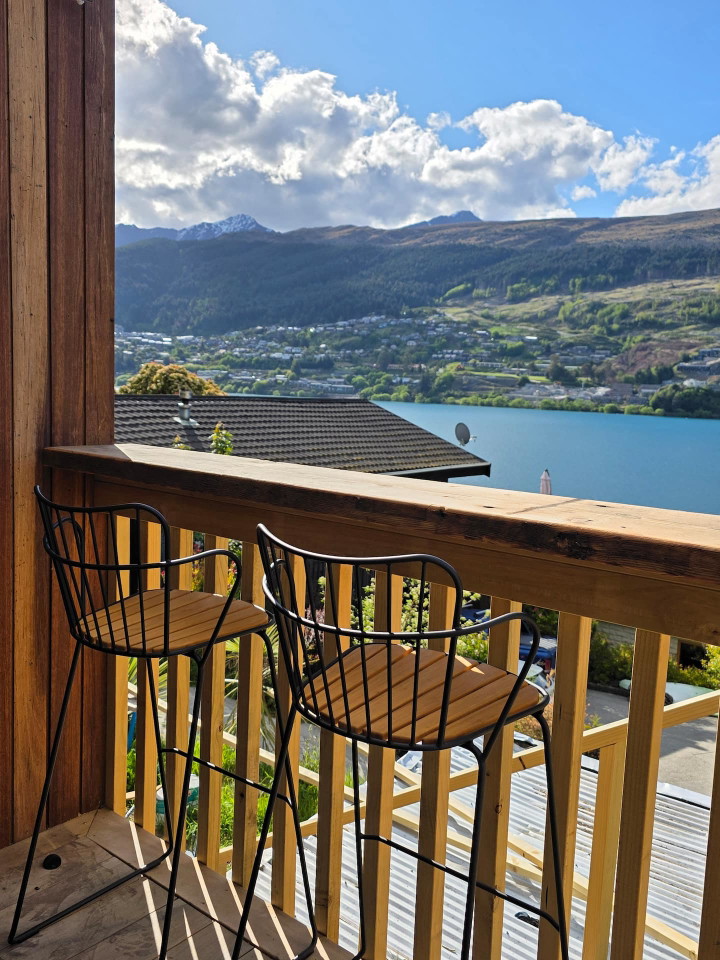 Cabin With Stunning Lake And Mountain View. - Queenstown