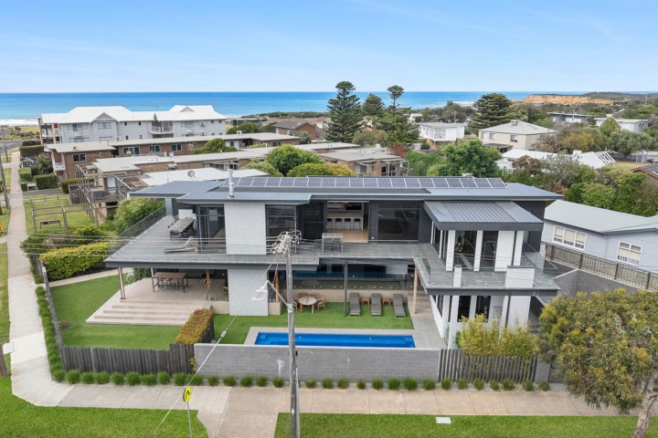 Esplanade Ultimate Luxury Pool & Ocean Views - Torquay