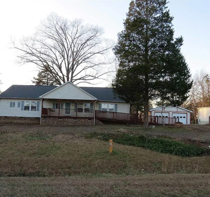 Quiet Oxford Home With Modern Comforts - Henderson, NC