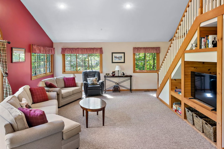 Contemporary Chalet W/ Pool Table By Diana's Baths - North Conway, NH