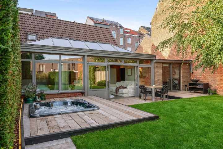 House With A Hot Tub In The Center Of Leuven For 6 - Lovaina