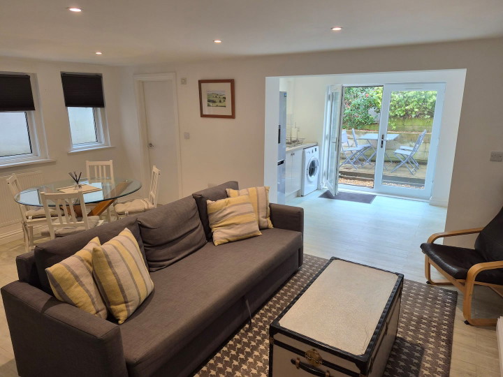 Southsea Garden, Spacious Bright 2 Bedroom | Pets - Gosport