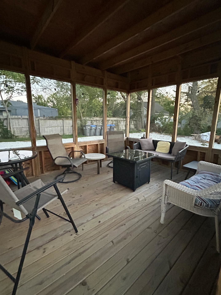 Pumphouse- Walk Everywhere! Private Porch Firepit! - New Buffalo, MI