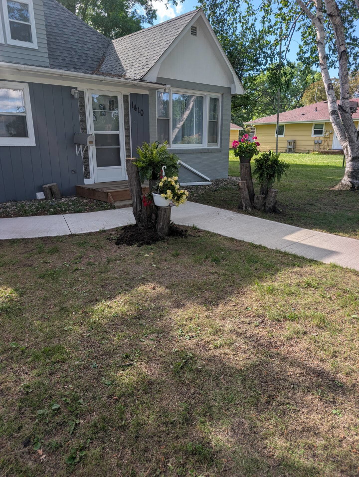 Quaint, Clean, & Close To The Hospital - 2 Bedroom - Alexandria, MN