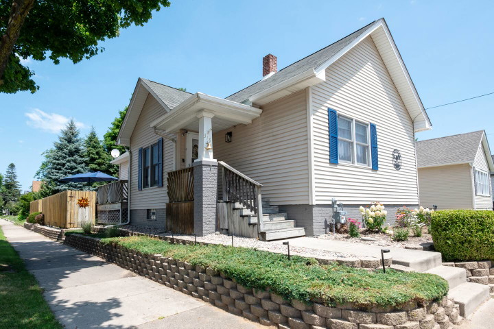 Family, Business Travel Ready-north Beach Bungalow - Racine, WI