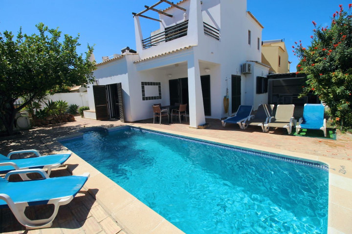 Great House With 4 Bedrooms, 4 Bathrooms - Vilamoura