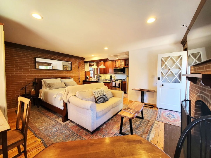 Washington Family Historic Property~upper Studio - Alexandria, VA