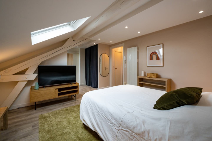 Lētape : Grand Et Chaleureux Studio, Centre-ville - Épernay
