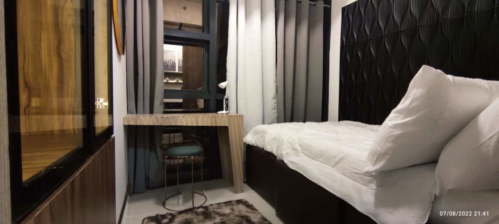 Luxury 2-bedrooms Condo At Fame Residences - Makati