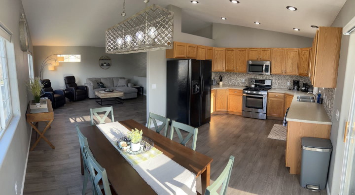 Spacious 3-bedroom Home In Central Location - Billings, MT