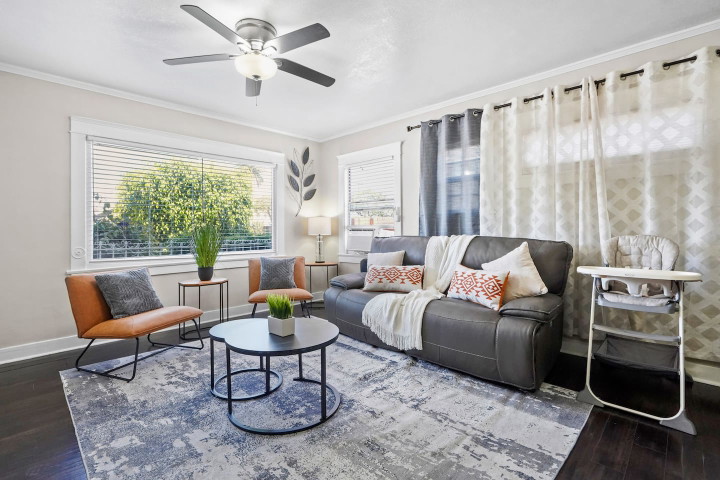 Prime Location | Beach | Games | Parking | Patio - Long Beach, CA