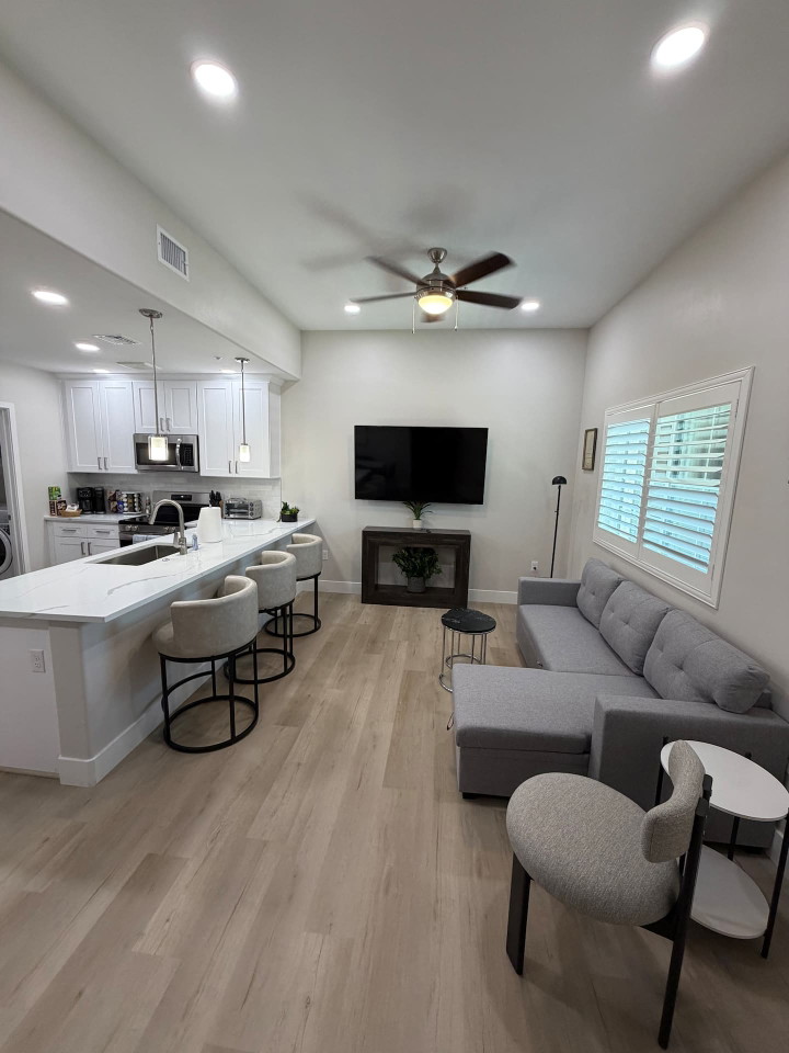 New And Modern Condo! Pool And Great Location! - Tucson, AZ