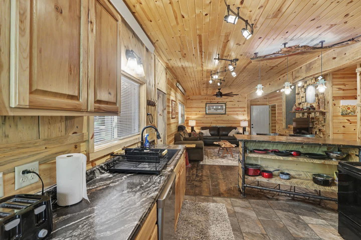 Ponderosa Suite At Ten Stone Lodge - Mount Rushmore, SD