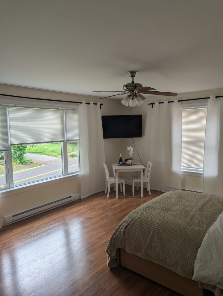 Spacious Fairfield Studio For Longer Stays - Fairfield, CT