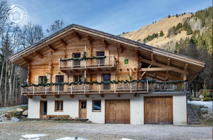 Chalet De Charme En Pleine Nature ,300m Des Pistes - Savoie