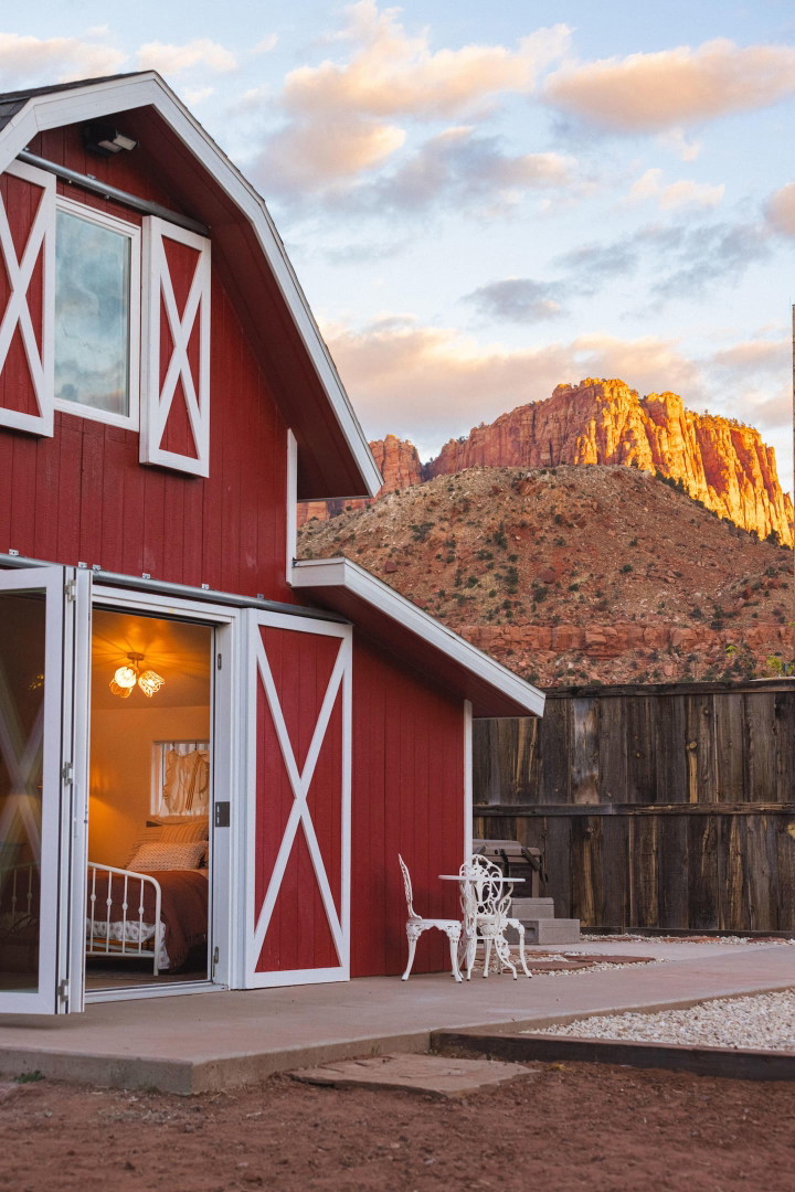 Canyon View Farmstay: Mini Cows! Hot Tub & Sauna - Utah
