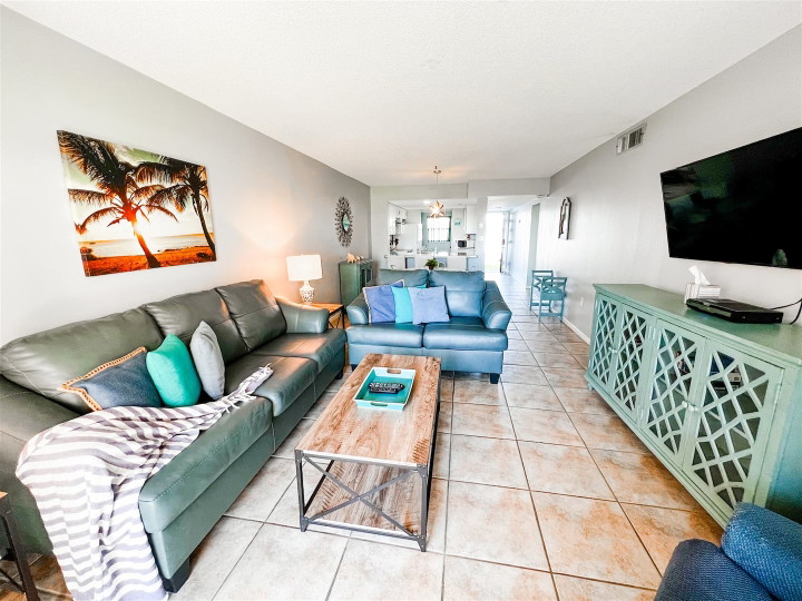 Beach Haven: 2b/2b Ground Floor Pool Side Condo - Cocoa Beach, FL