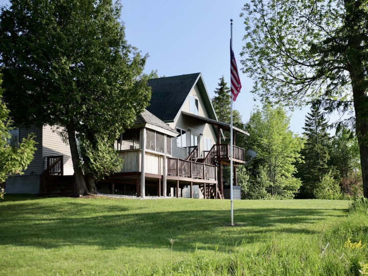 Woodsmoke Lodge On Drummond Island - Drummond, MI