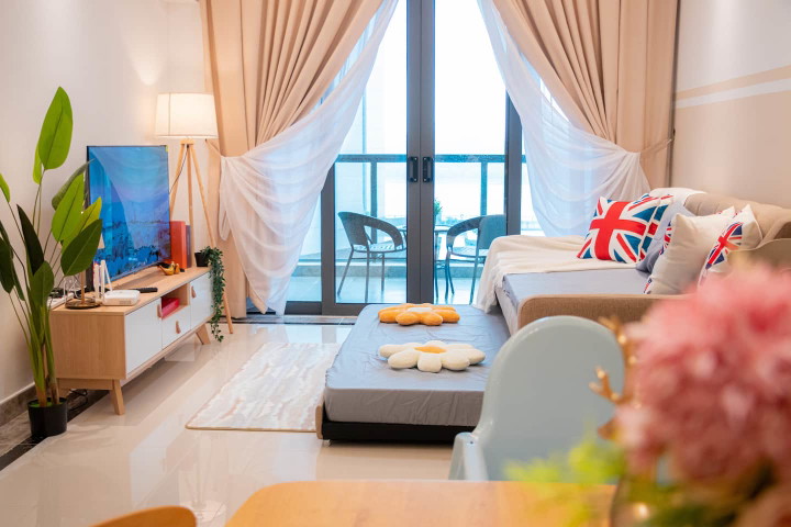 R&f Mall Seaview 5min Walk To Ciq 10pax 2 Bedsuite - Sembawang