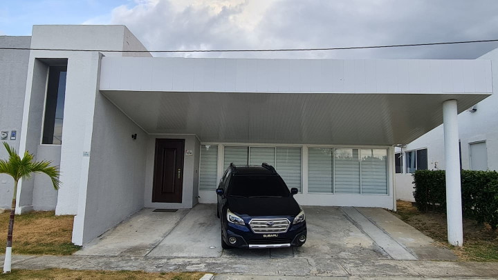 Beach House In Coronado. - Panama
