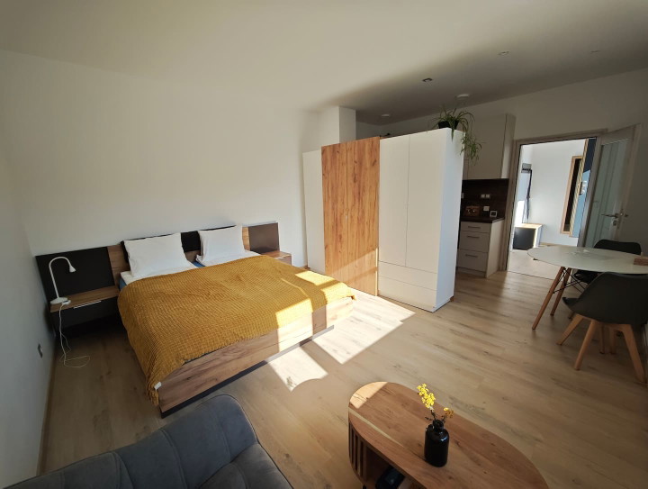 Lovely Apartment On A Quiet Street Near The Center - Košice