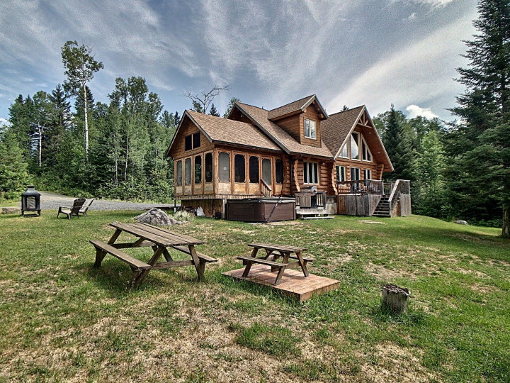 Pignon Sur Rive Hébergé Par Mon Adresse à Louer - Québec