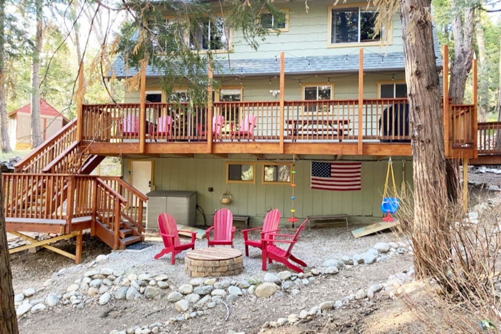 Beautiful Forest, Family Friendly Cabin, Lake Access , Pets Welcome - California