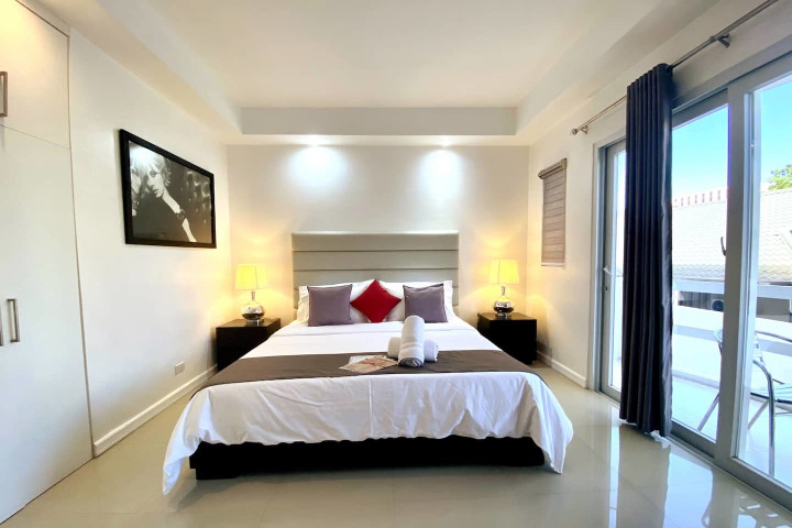 Ambassador Suites, Compact Studio With Balcony, I2 - Angeles