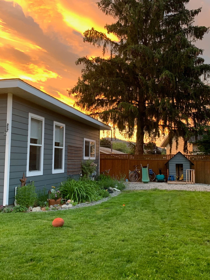 Unique Cozy Garden House Close To Town. - Summerland