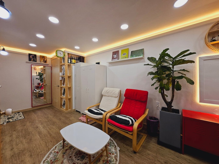 2 Room과  거실, 유엔아이센터,  장기숙박 40%할인, 병점역, 동탄, 삼성전자 Yb - South Korea
